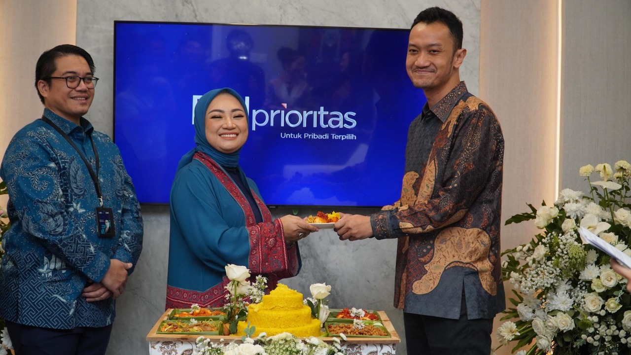 Resmikan Sentra Layanan Prioritas di Cirebon, Kini BRI Miliki 43 Lokasi ...